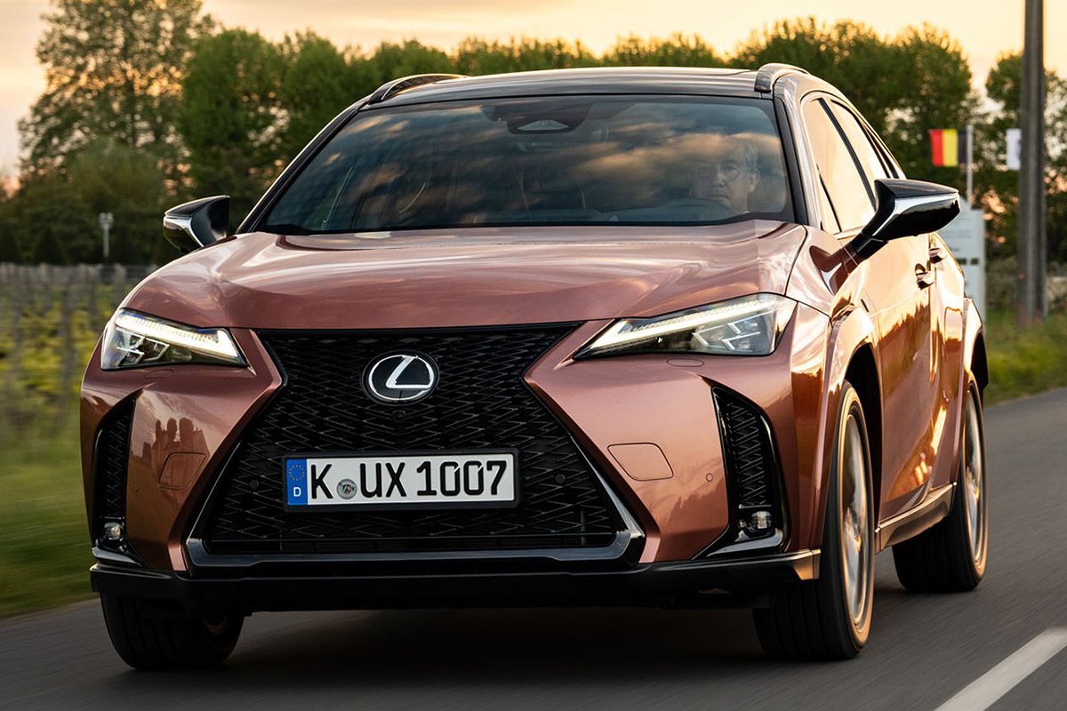 Lexus UX (2023). Un SUV que destaca por sus acabados, su bajo consumo ...