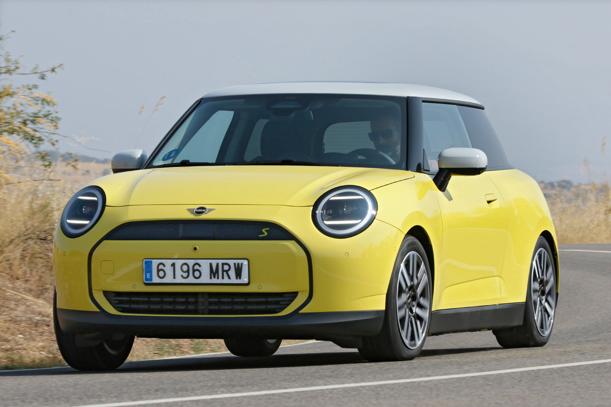 MINI Cooper eléctrico (2024). Un eléctrico de diseño con tacto ...